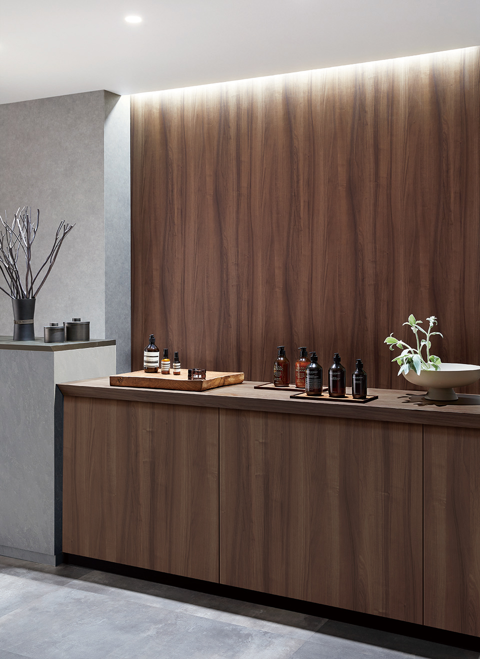 グロス＆マット印刷製法を用いた究極の木目壁紙「PROGRESS WOOD（プログレスウッド）」を新発売｜サンゲツ